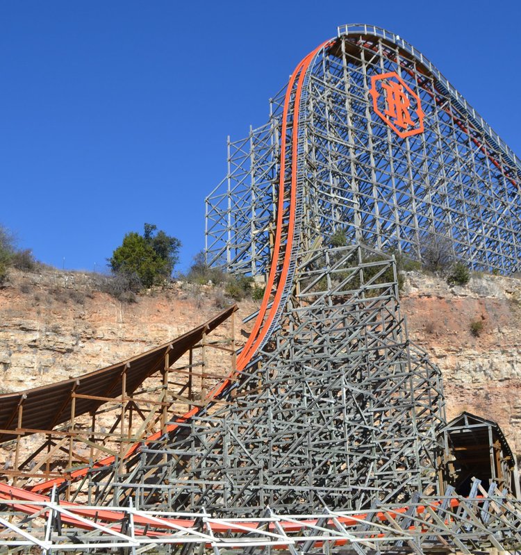 Iron Rattler @ Six Flags Fiesta Texas - Themeparkplanner