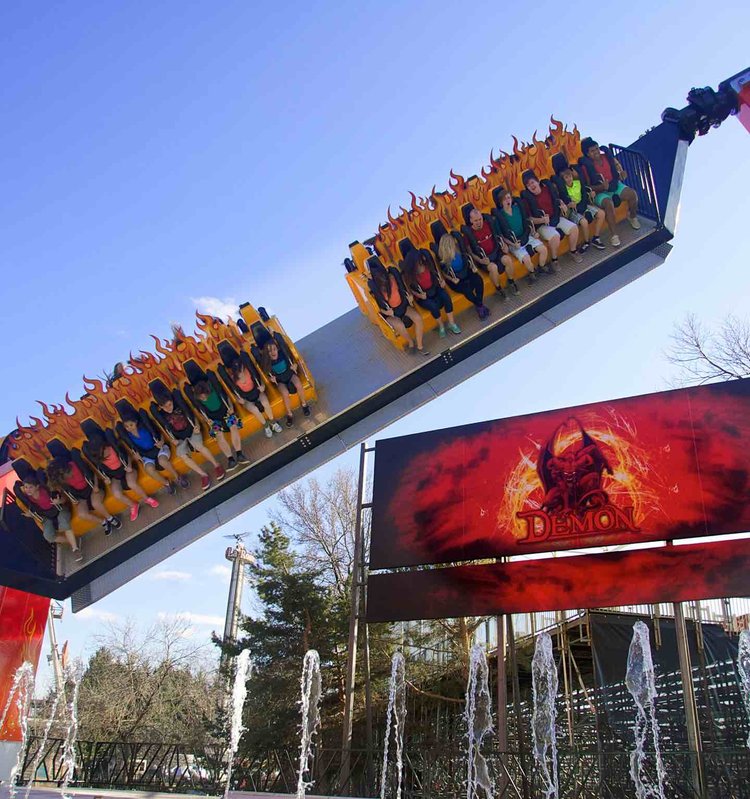 All rides of La Ronde, Montreal - Themeparkplanner