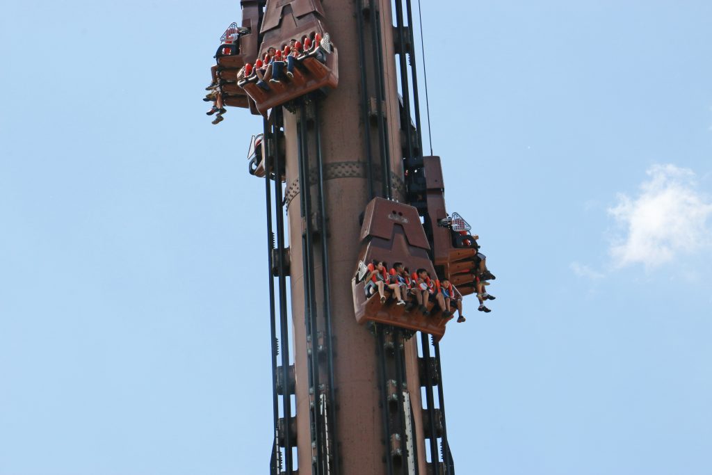Giant Drop - Six Flags Great America