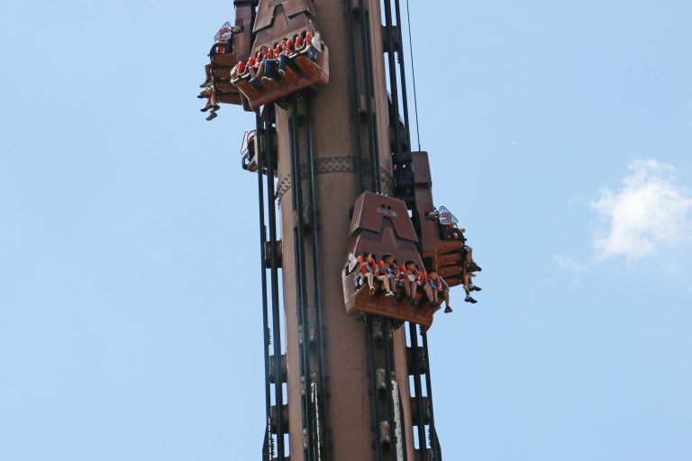 Giant Drop - Six Flags Great America