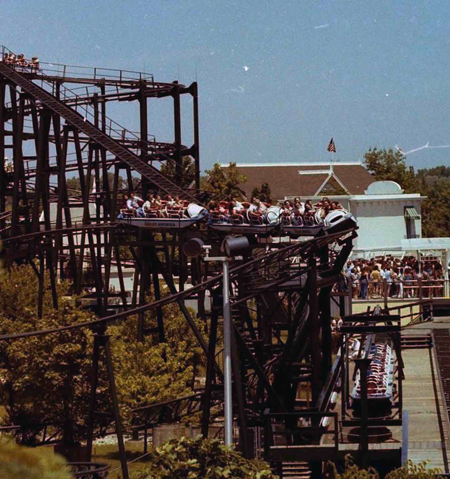 Whizzer - Six Flags Great America