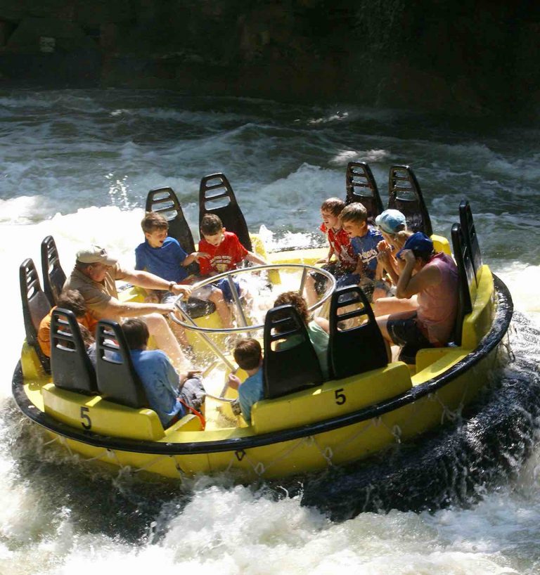 Thunder River | Family Ride | Six Flags Over Georgia