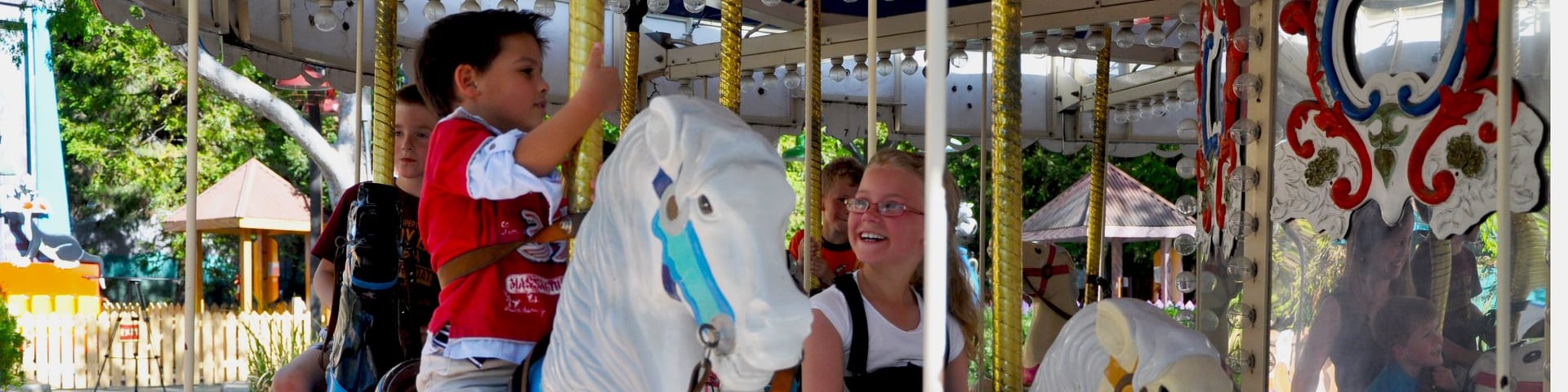 Merrie Melodies Carousel - Six Flags Magic Mountain