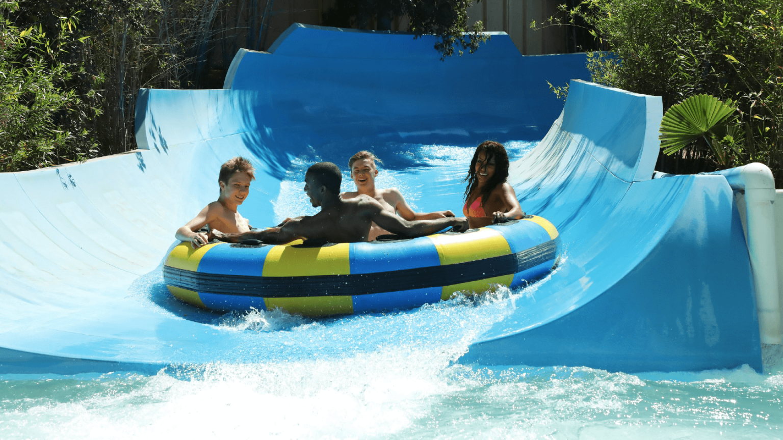 Six Flags Hurricane Harbor Los Angeles | LA's Most Thrilling Water Park